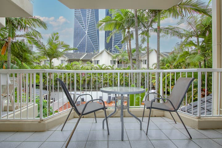 300m To Beach • Surfers Paradise • 3 Beds - Gold Coast