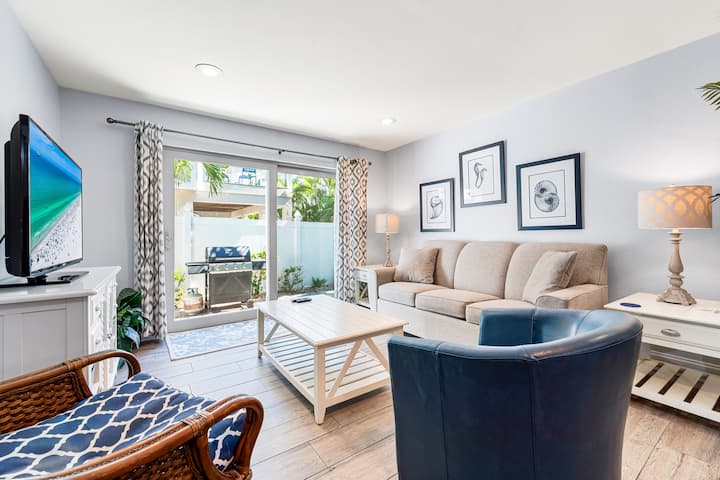 Home Near Siesta Key Village; Seagull Suite - Siesta Key, FL