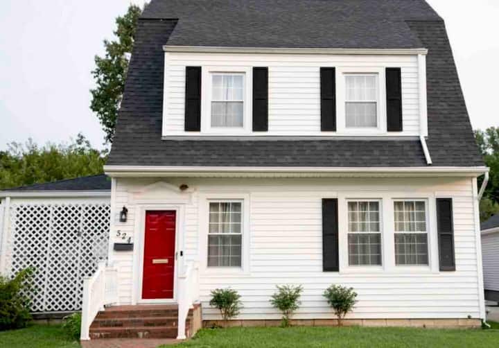 Luxe Retreat Home @ Griffith Ave – Prime Location! - Owensboro, KY