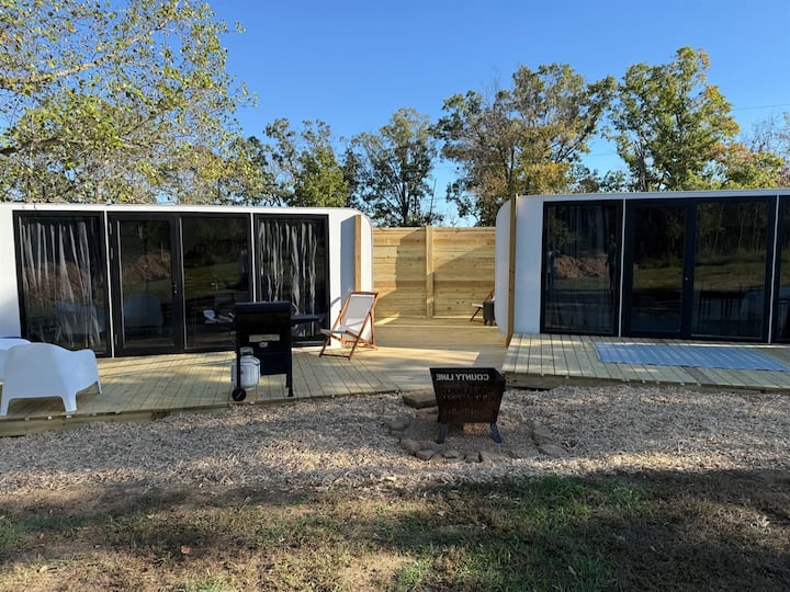 Two Private Pods, Firepit, Hot Tub Retreat - Marion, IL