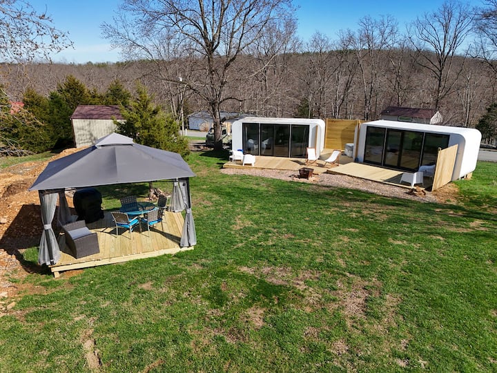 Two Little Birds • 2 Studios • Firepit • Lake - Marion, IL