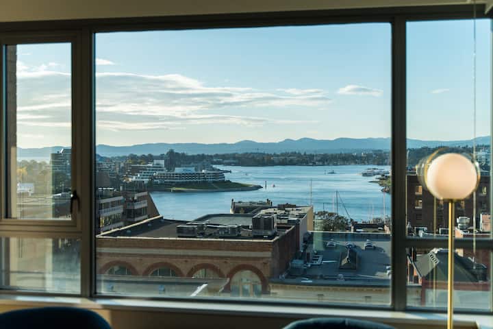 New! Ocean And Mountain View King Suite - カナダ ビクトリア