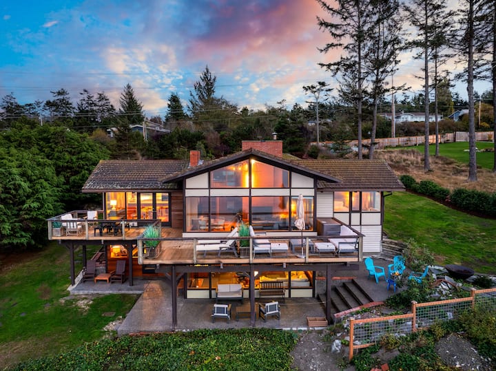 Home W/ 2 Offices + Ocean Views & Beach Access - Fort Ebey State Park, Coupeville