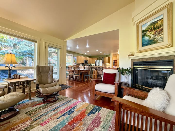 Meadow Lake Country Corner - Columbia Falls, MT