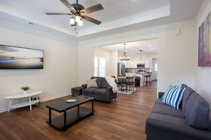 4 Min To Downtown - En-suite Bath - Washer And Dry - Burlington, NC