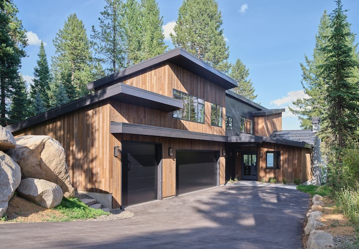 Lakefront Luxe On Payette Lake | Dock-beach-6br - McCall, ID