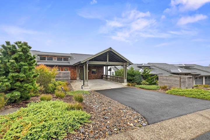 Eagle’s View - Luxury Townhome. Amazing Views. - Pacific City, OR