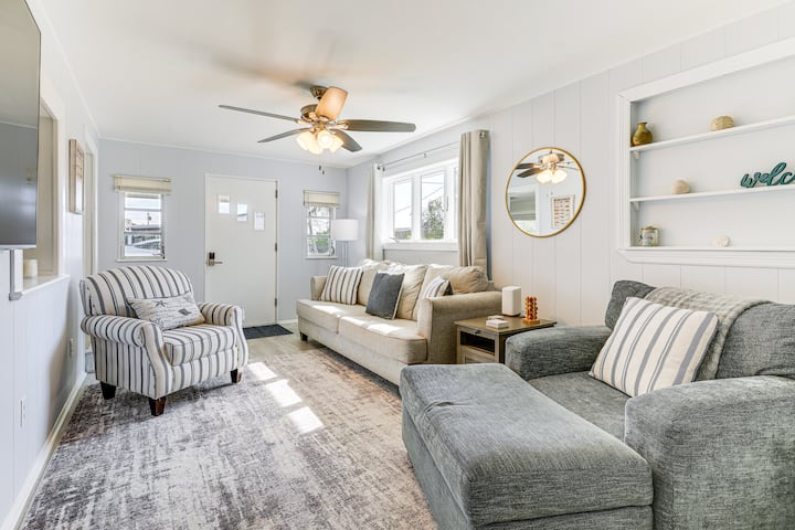 Boat Dock & Yard: Waterfront Okeechobee Retreat - Okeechobee, FL