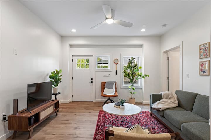 Modern Princeton Stay Steps From Nassau Street - Princeton, NJ