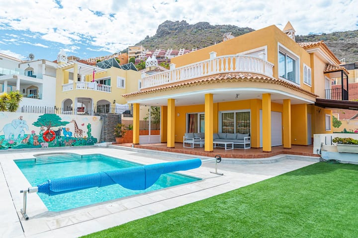 Prachtige Villa Met Uitzicht Op De Oceaan En Privézwembad - Costa Adeje