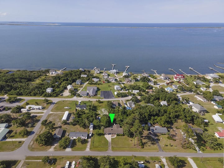 Park Your Boat! Mins From The Ocean•screened Porch - Harkers Island, NC