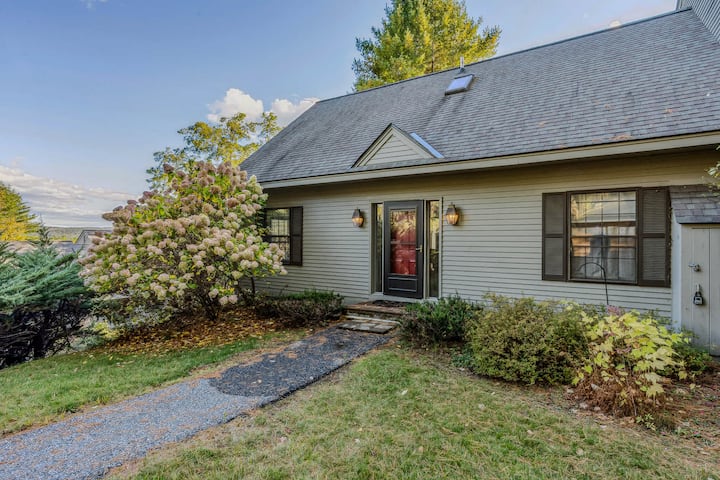 Cozy Deck, Fireplace & Views | Sugar Hill 1d - Quechee, VT