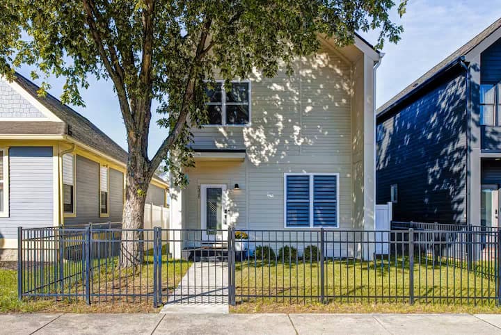 Stylish 4br | Hot Tub | Patio | Firepit | Near Dt - Indiana (State)