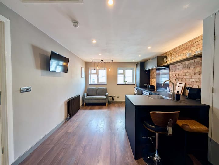 Charming Flat With Free Parking In Prime Location - Royal Tunbridge Wells