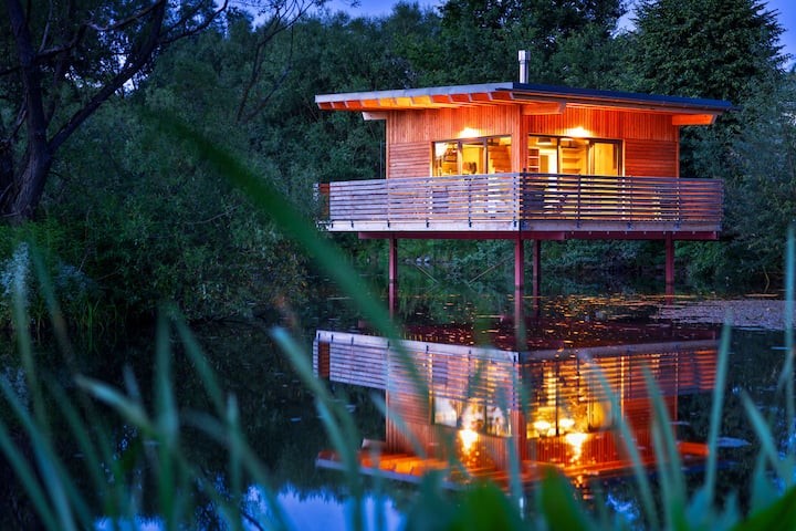 Tinyhousebeidresden Spectacular In The Horse Pond - Germany