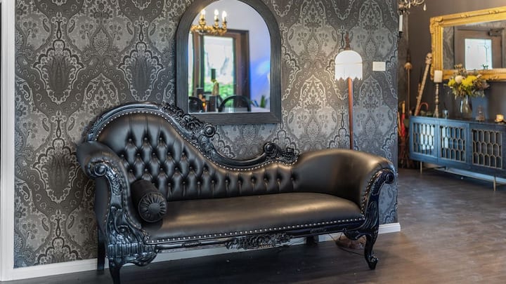 Gothic Manor - Maitland