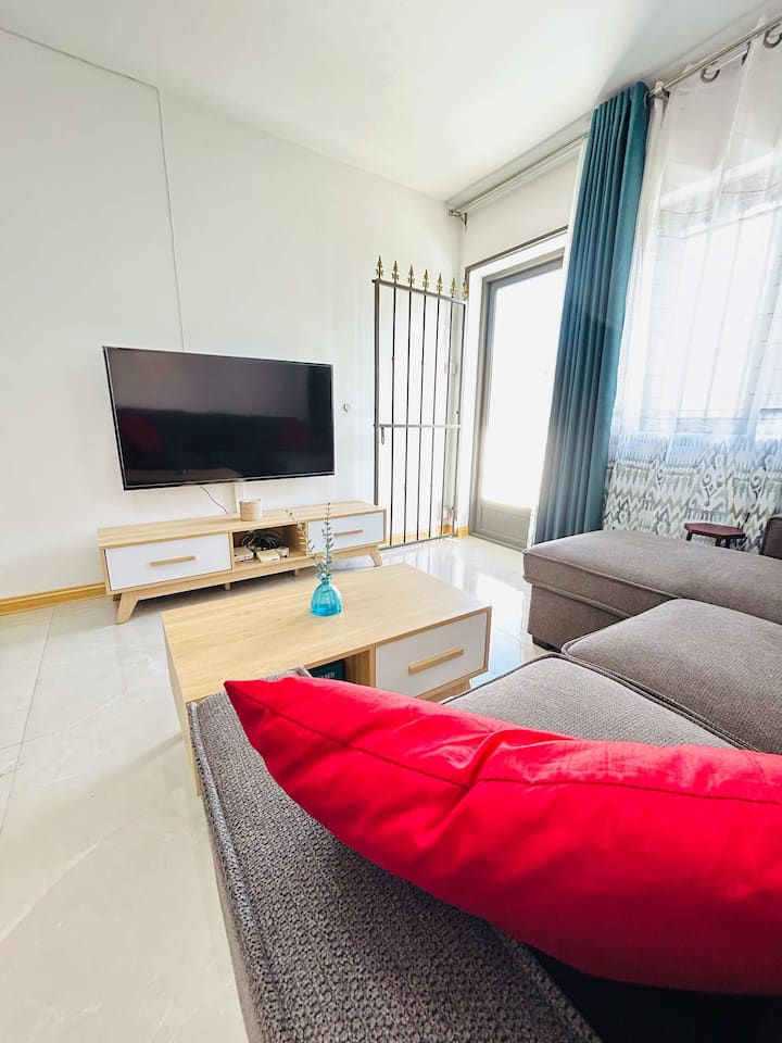 Cozy 2-bedroom Apt, 5mins Walk To Beach - Mauritius