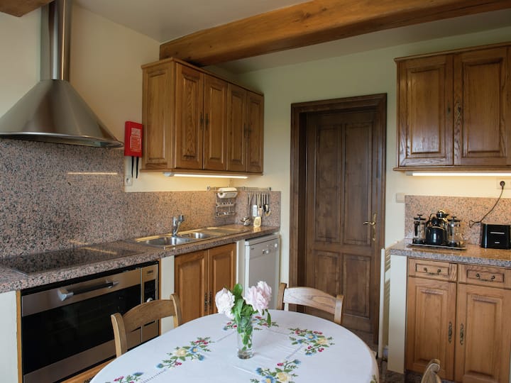 Séjour De Groupe Avec Piscine, Chevron - Manhay