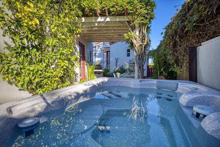 Oceanfront • Beach • Boardwalk • Hot Tub • Bbq - Santa Cruz, CA