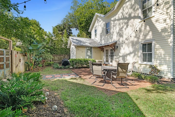 Secret Garden Hideaway L Walk To Dntn L Sleeps 8 - St. Augustine, FL