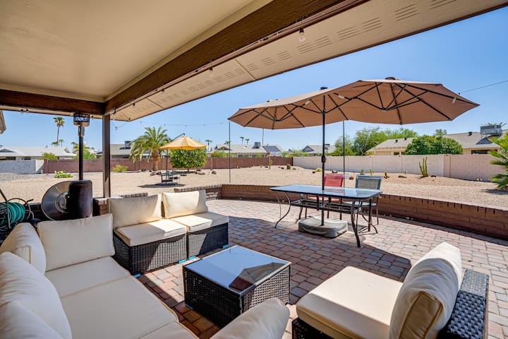 Families Welcome! Dog-friendly Glendale Home - Sun City West, AZ