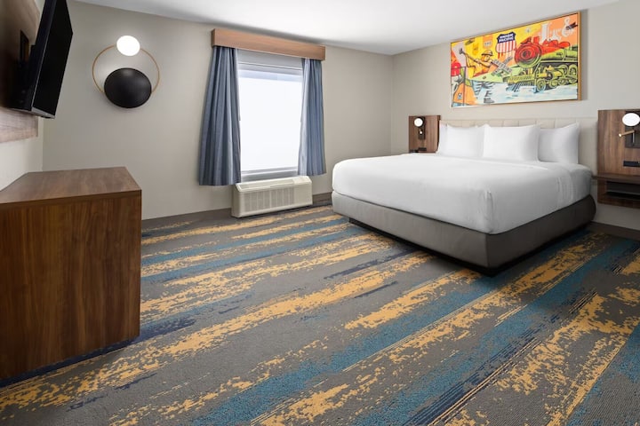 King Bed | La Quinta Memphis I-240 | Near Airport - Memphis, TN