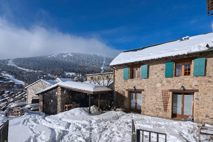 La Grange De Cassiopée - Les Angles