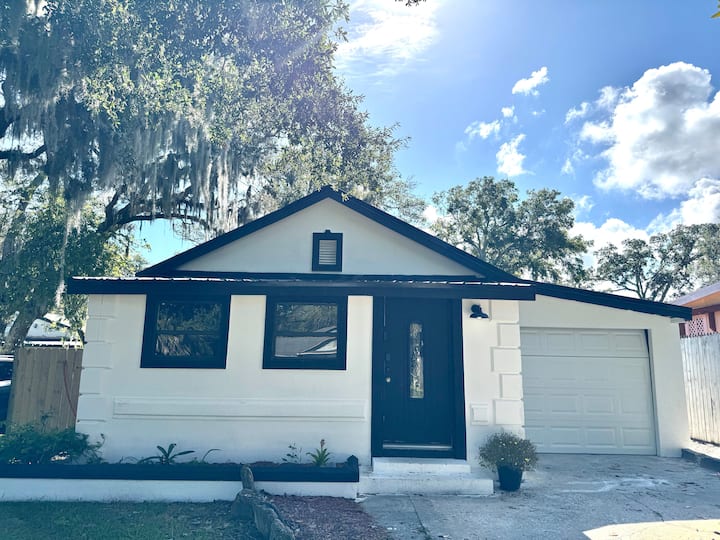 Intercoastal Home Near Downtown Daytona Beach - Ormond Beach, FL