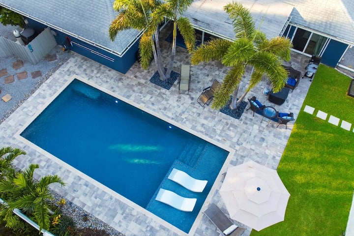 Heated-pool • Near Beaches • Arcade Game Room - Bradenton Beach, FL