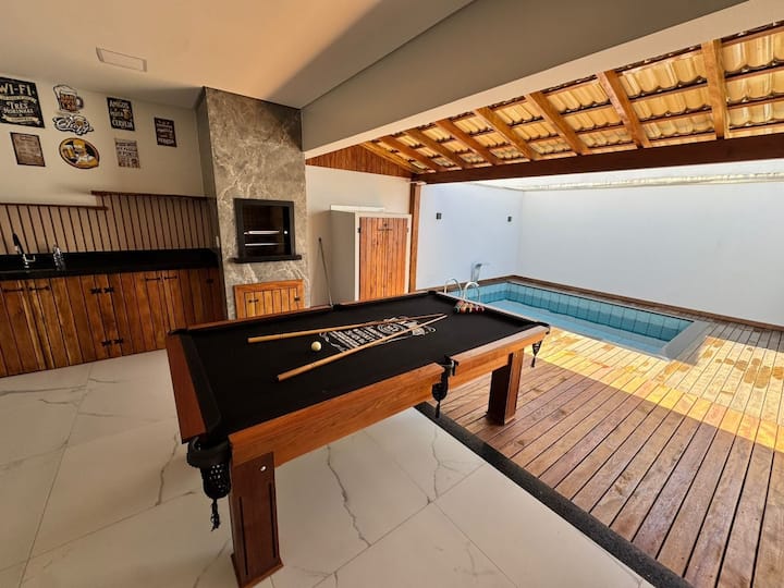 Casa Com 3 Suítes, Piscina E Tudo Novinho - Penha