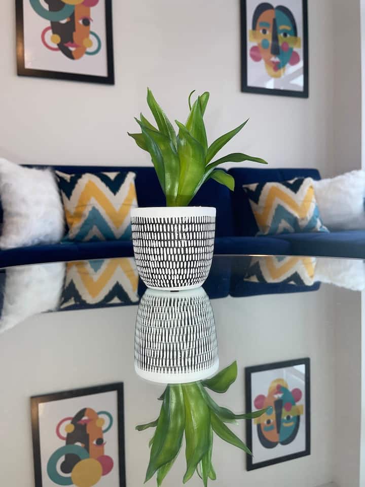 The Felix 2 Bedroom Apartments - Free Parking - Campton