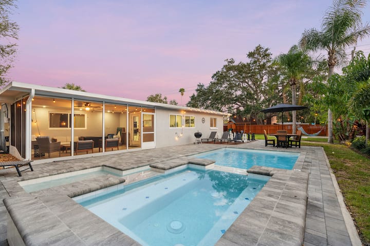 White Sands Villa | Private Pool & Hot Tub! - Sarasota, FL