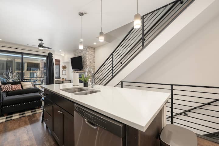 Beautiful Townhome In Wp. Private Roof Tub Hot Tub - Winter Park, CO