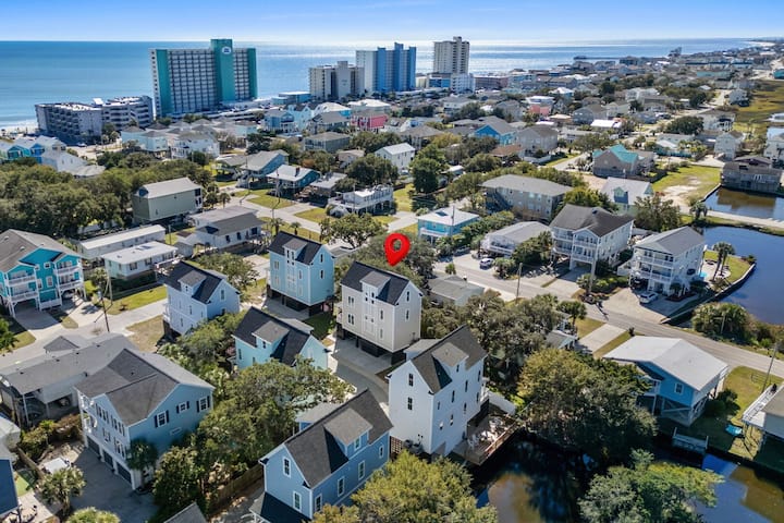 Spacious 5br Coastal Retreat | Easy Beach Access - Murrells Inlet, SC