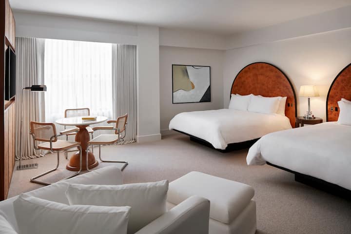 Group-friendly: 4 Queen Room In Prime Location - Arlington, VA