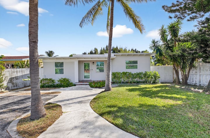 Delray Daydream, Home For 8 - Delray Beach, FL