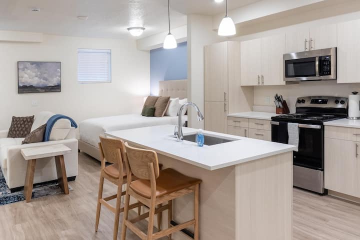 Landing | Stunning Studio, Clubhouse, Gym - Salt Lake City, UT