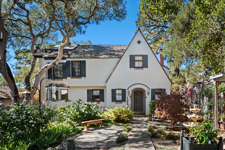 For The Birds | A Classic Cottage By The Sea - Monterey, CA