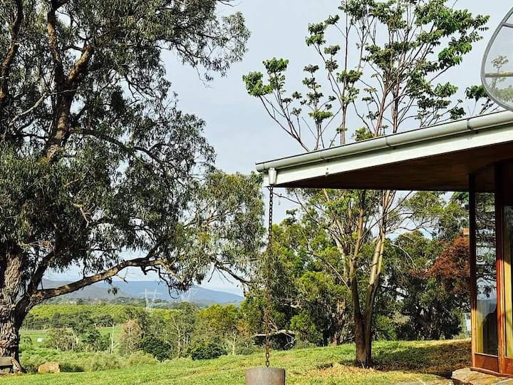 Wandin Farm Views - Architecturally Designed Home - Yarra Glen