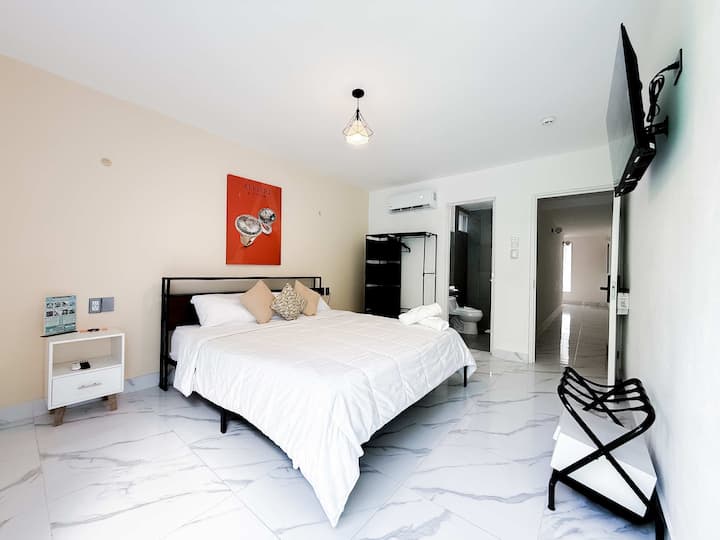Modern King Boutique Suite In Downtown (104) - Cancún