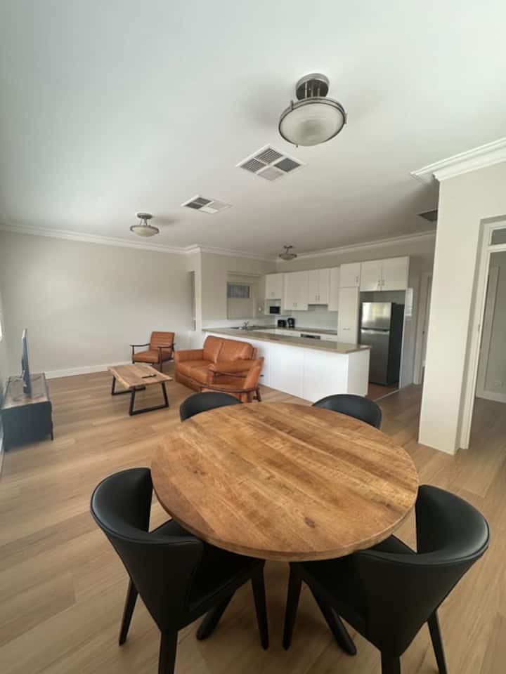 Riverstone Loft - Rockhampton