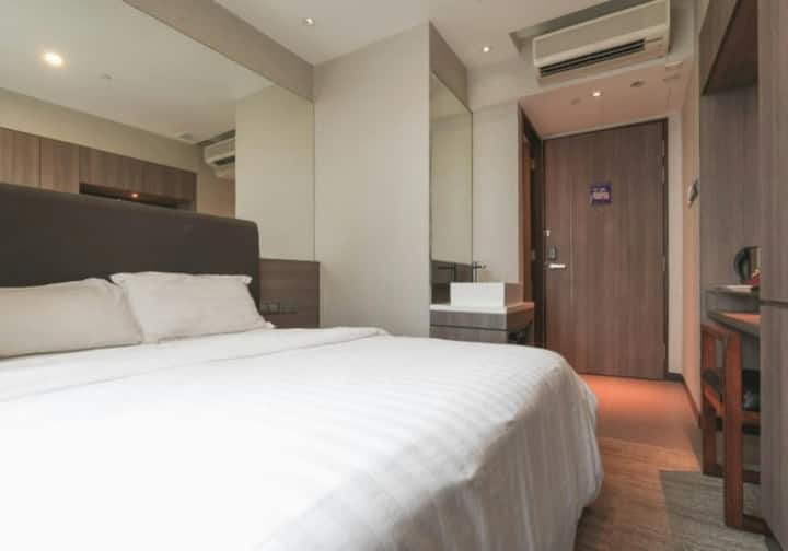 Superior Queen Room, Modern Hotel In Jalan Besar - Singapore