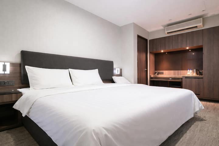 Deluxe Family Room For 3, 5-min To Farrer Park Mrt - Newton