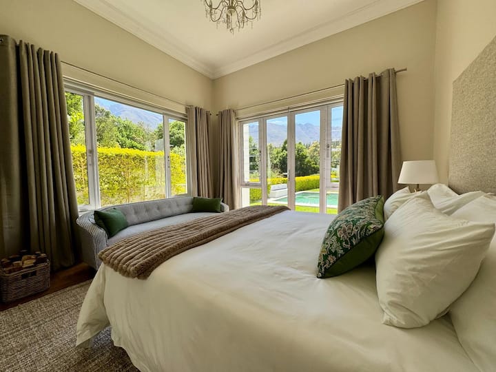 Bergzicht Villa - Luxury 5-bedroom Villa - Swellendam