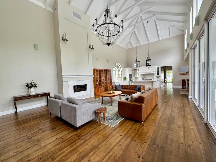 Bergzicht Villa - Luxury 5-bedroom Villa - Swellendam