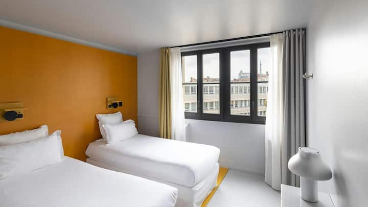 The People Hostel Lyon- Double/twin Room Hill View - Lyon