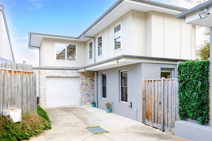 Salt & Sand - Side By Side Units - Sleeps 12 - Ocean Grove