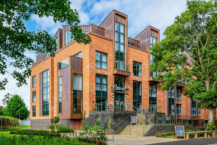 Signature Split-level Loft Apartment - York