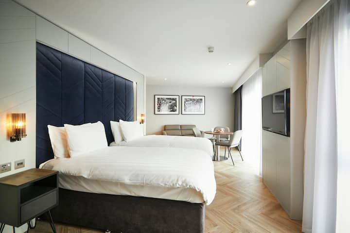 Spacious Family Studio In Peaceful Location - 約克