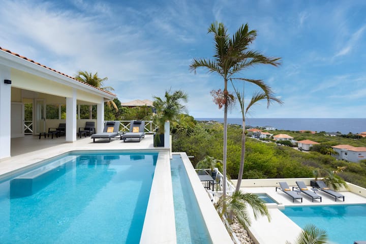 Villa Azure Vista – 6br Luxury Stay W/ 2 Pools - Curaçao